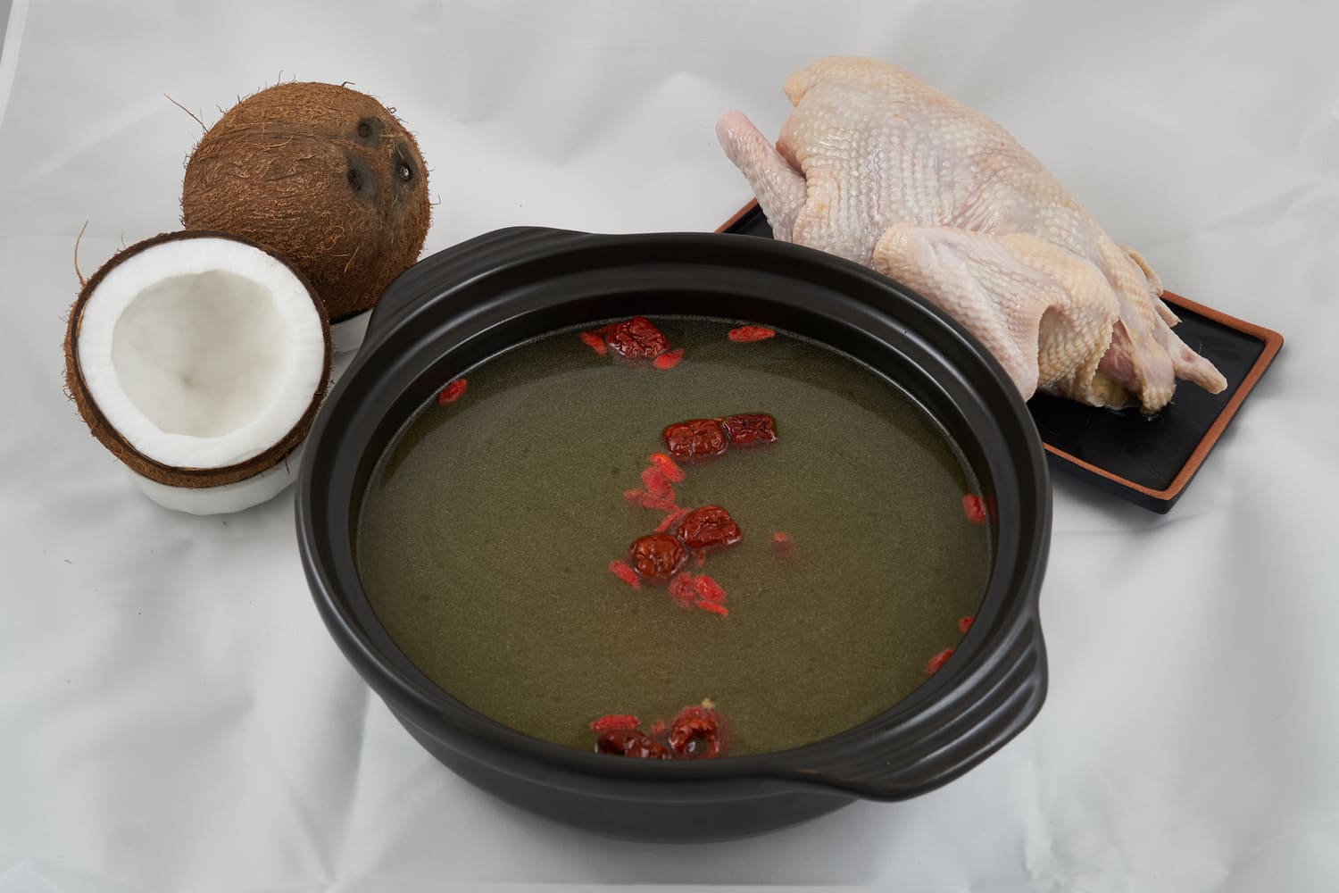 Fresh Coconut Water Based with Free Range Chicken Pot – GUANGZHOU HOT POT
